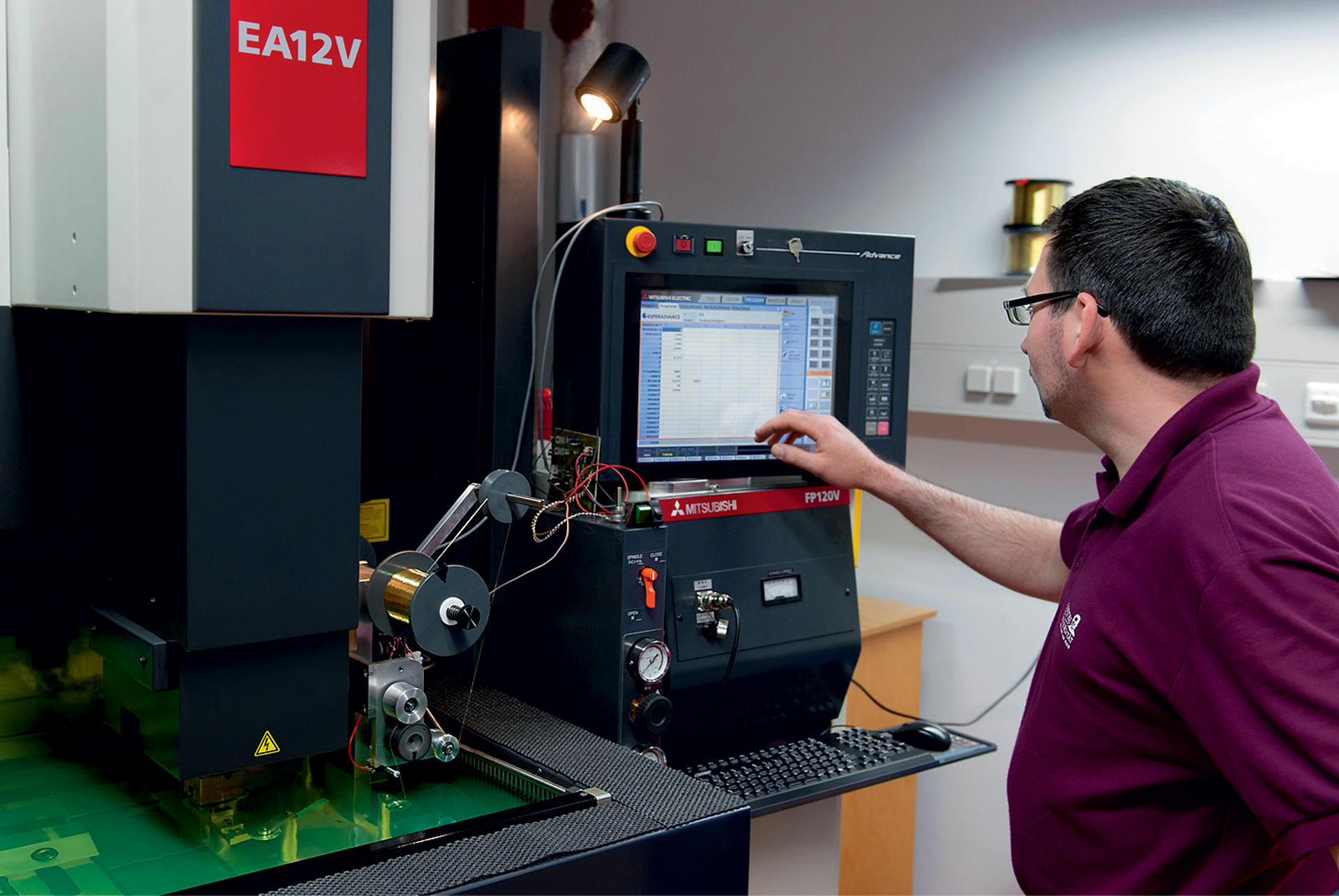 Verlängerte Werkbank der Forschung - Mitsubishi Electric EDM